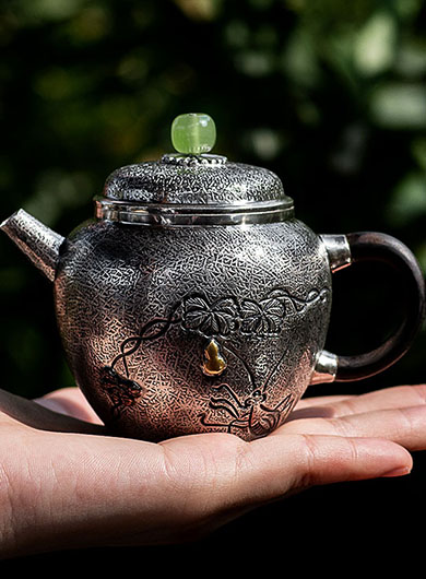 Buy Silver Teapots - Enhance your tea brewing experience